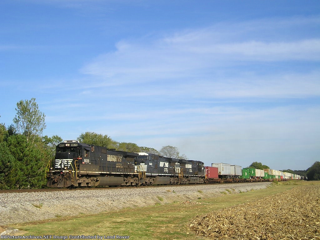 NS 8839 On NS 216 Westbound